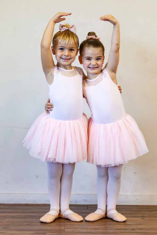 TINY BALLERINAS - HOME